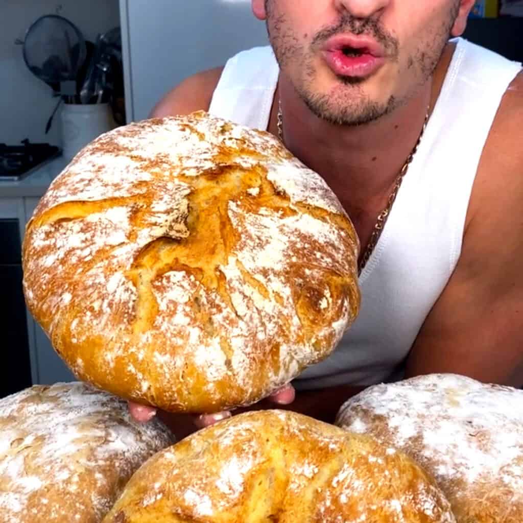 Easy Crusty Artisan Bread (No Knead) - Nikolopaa