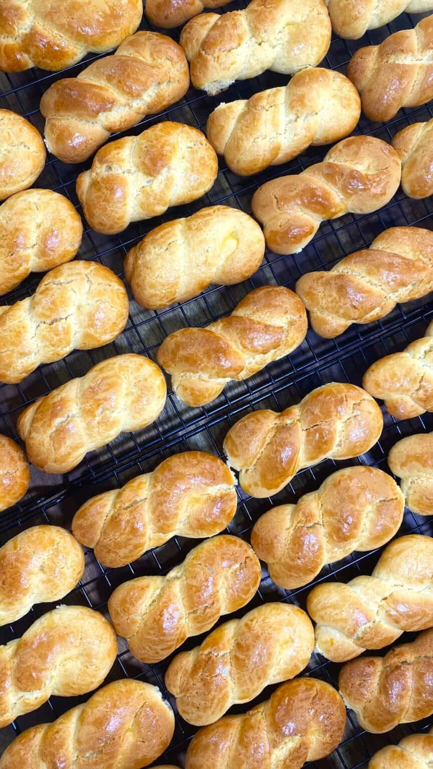 Koulourakia Recipe (Traditional Greek Easter Biscuits) - Nikolopaa