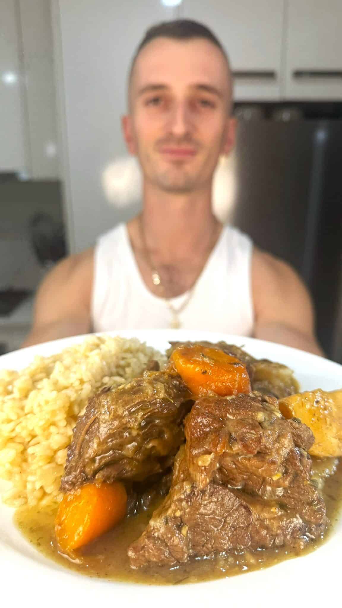 Greek Lemon Beef Stew Recipe (Moschari Lemonato) - Nikolopaa