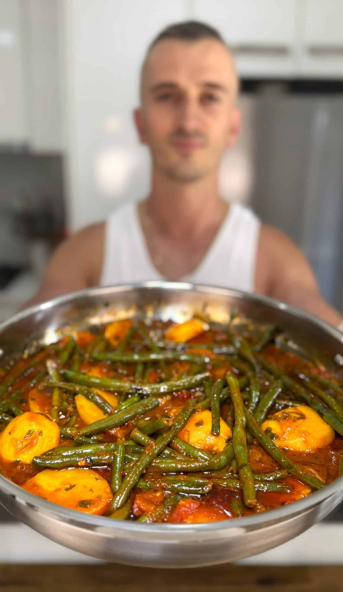 Fasolakia Recipe (Greek Green Beans with Potatoes) - Nikolopaa